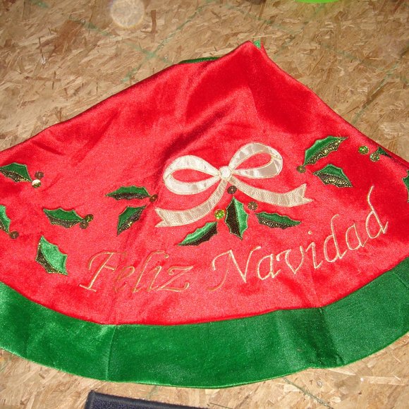 Holiday | Beautiful Tree Skirt Feliz Navidad | Poshmark